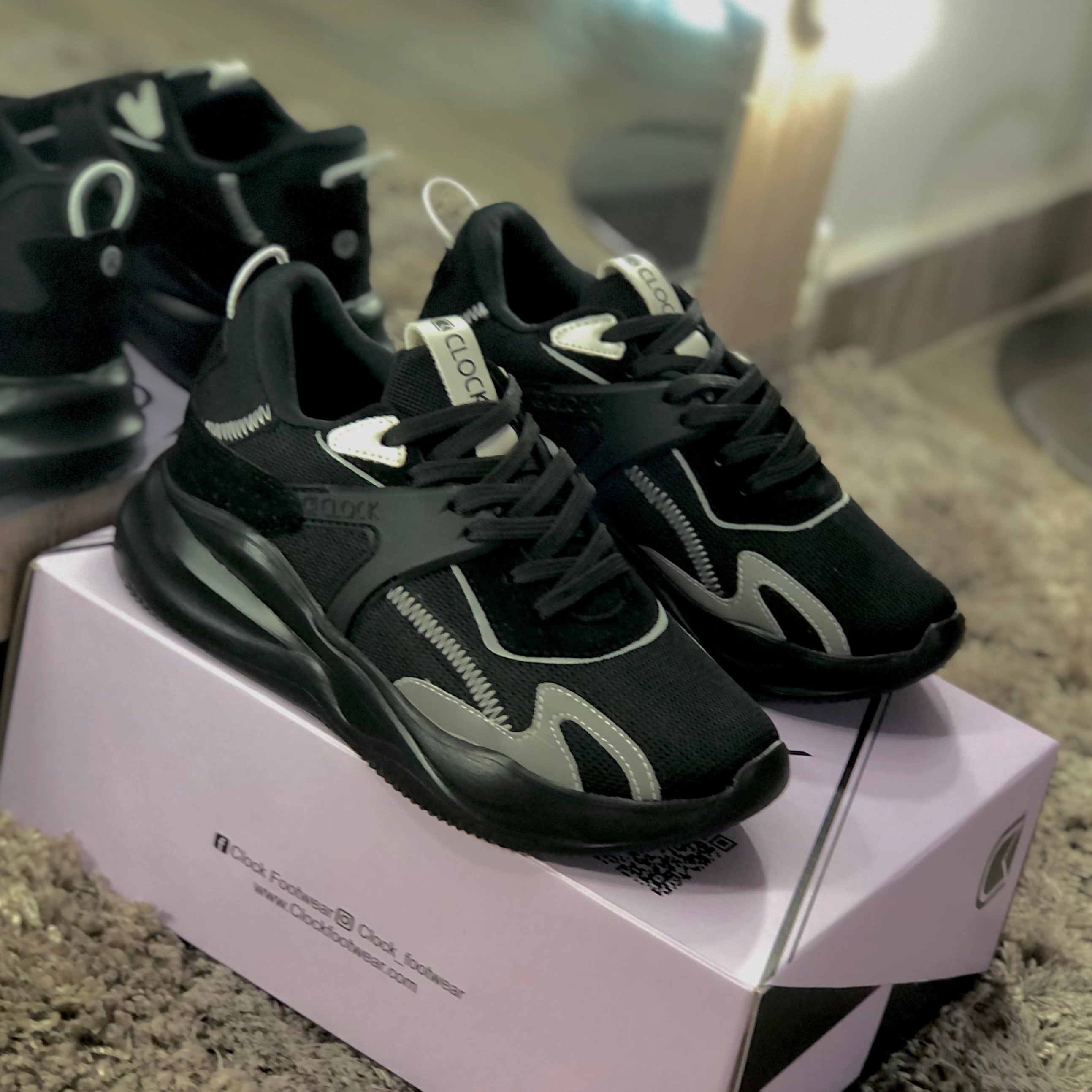 DAMA – clock shoes