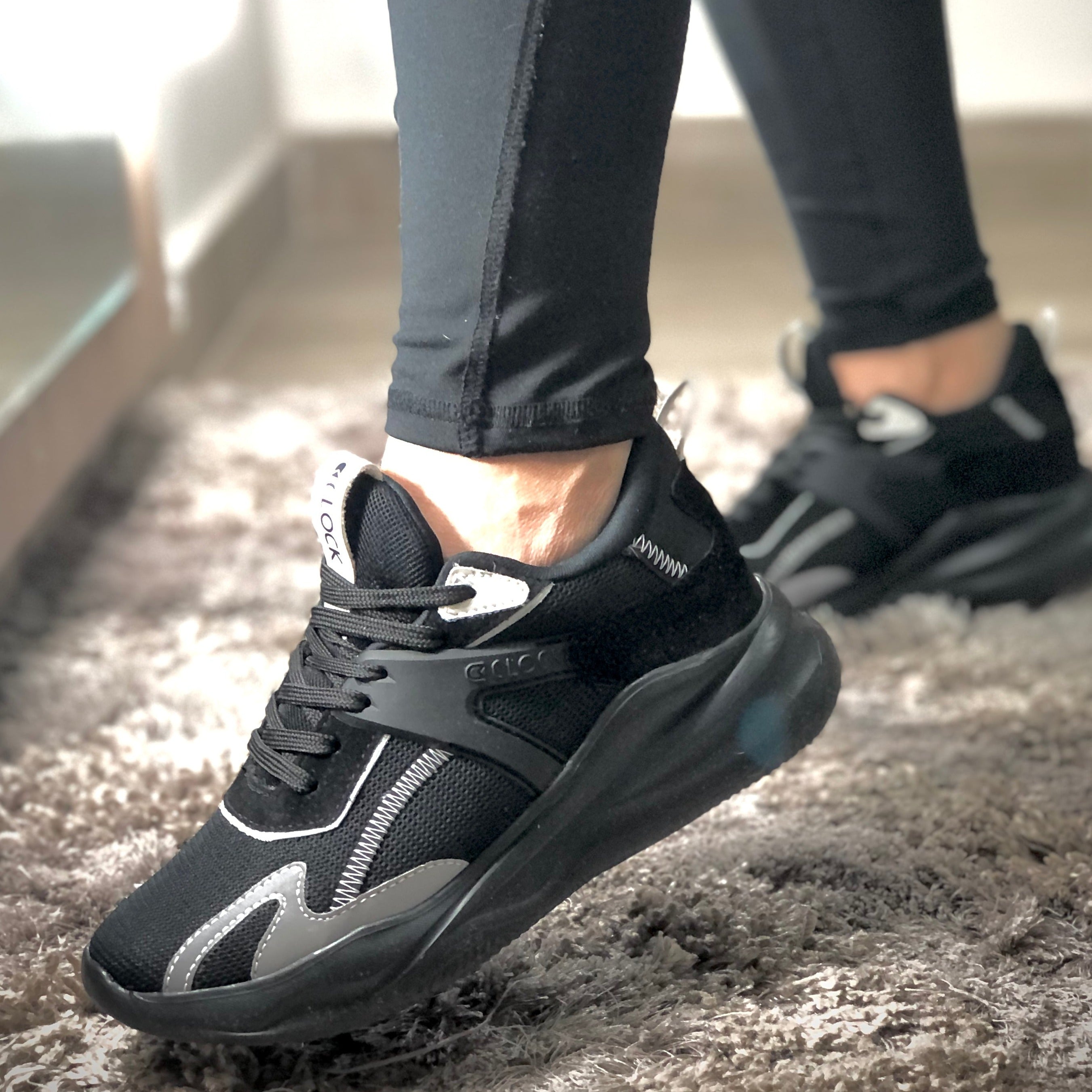 DAMA – clock shoes